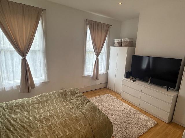 Room at Lancaster Road, Greater London