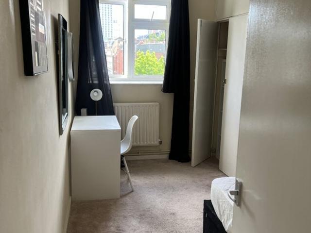 Room at Lancaster Street, Greater London
