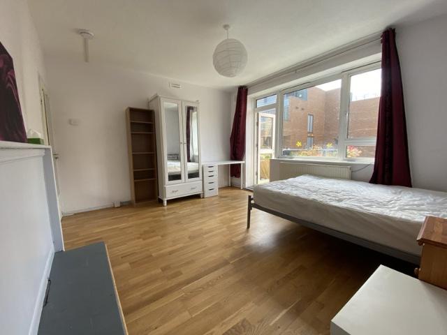 Room at Lancaster Street, Greater London