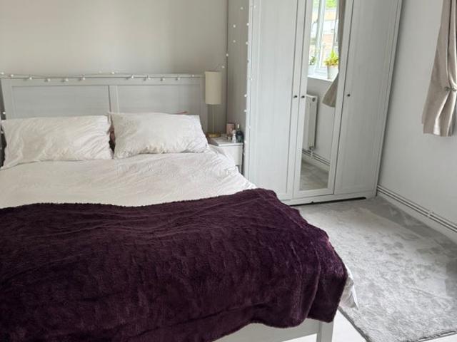 Room at Lancaster Street, Greater London
