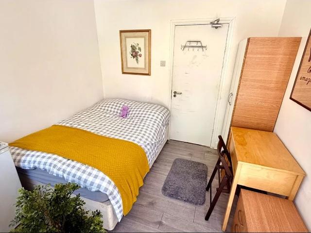 Room at Lancelot Avenue, Greater London