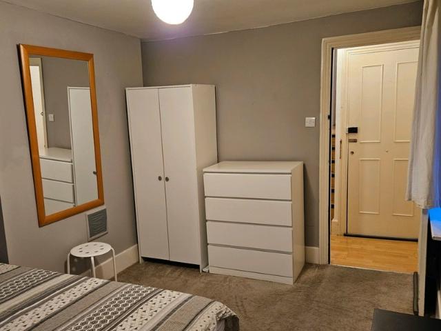 Room at Landor Road, Greater London