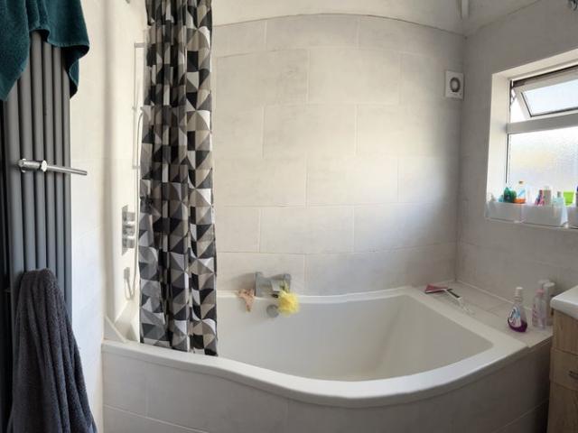 Room at Landseer Avenue, Bristol