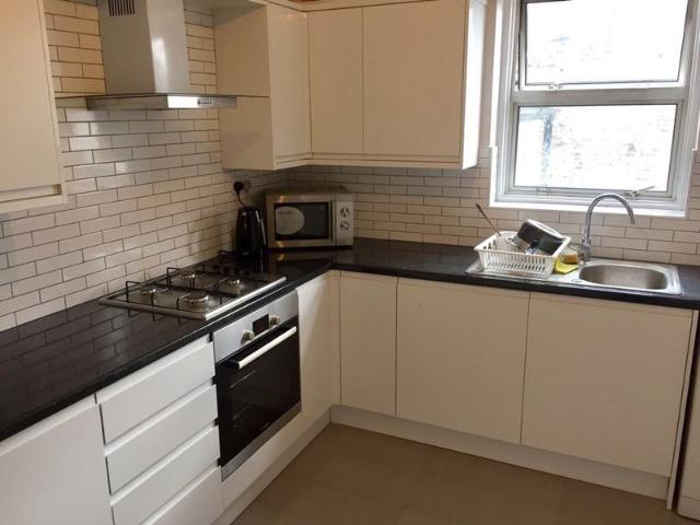 Room at Langthorne Road, Greater London