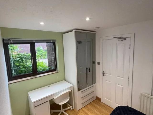 Room at Langcliffe Drive, Milton Keynes