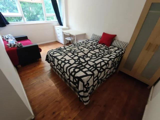 Room at Langford Close, Greater London