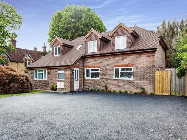 Room at Langley Lane, Crawley