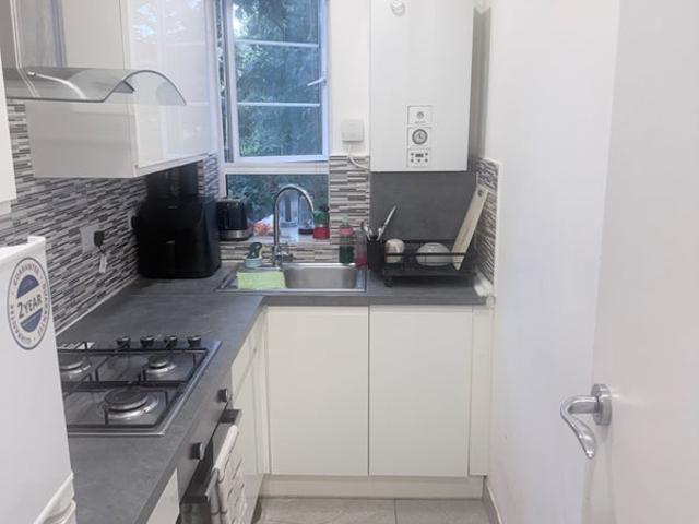 Room at Lansdowne Way, Greater London