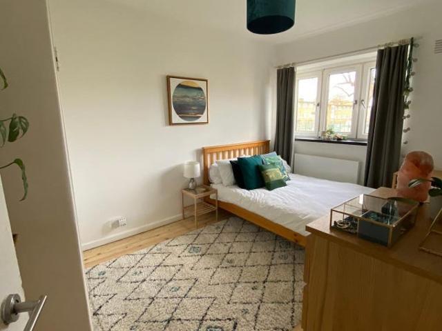 Room at Lansdowne Drive, Greater London