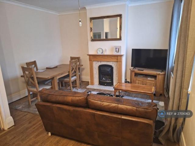 Room at Lansdowne Road, Chatham