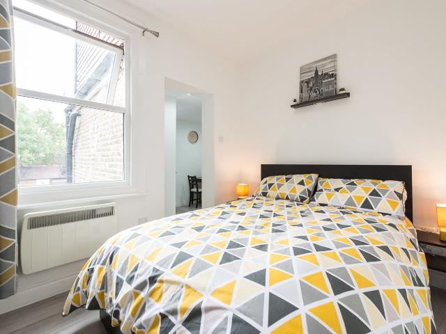Room at Lansdowne Road, Greater London
