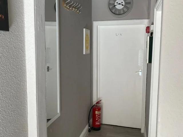 Room at Lansdowne Road, Worcester