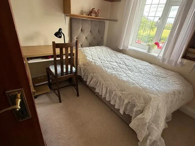 Room at Lascelles Road, Slough