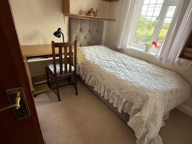 Room at Lascelles Road, Slough