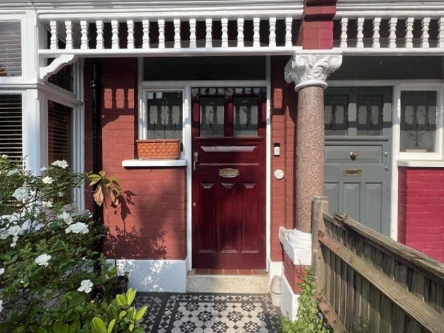 Room at Larnach Road, Greater London