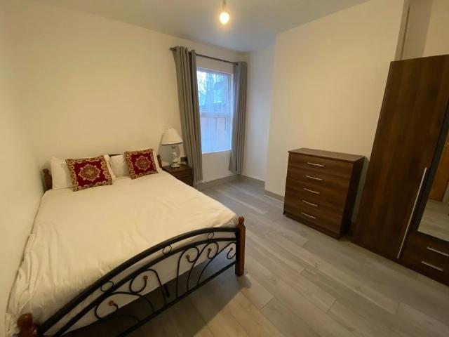 Room at Larch Road, Greater London