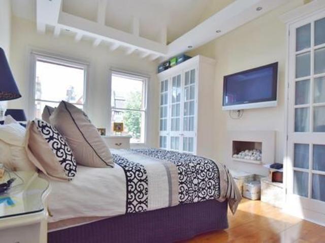 Room at Lawford Road, Greater London