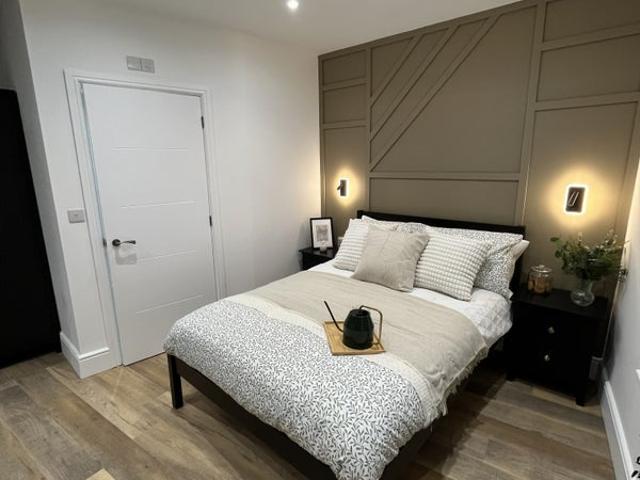 Room at Lawford Road, Rugby