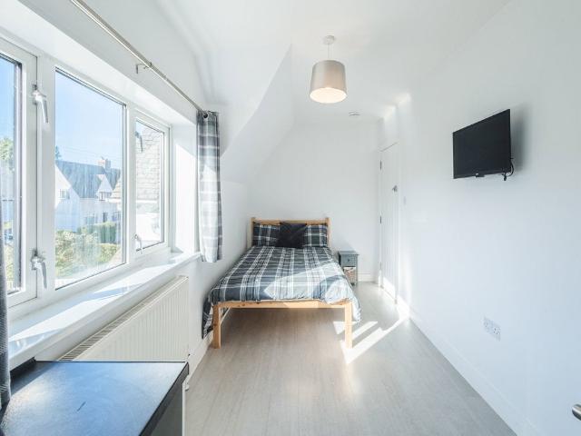 Room at Lawrence Road, Cotswold District