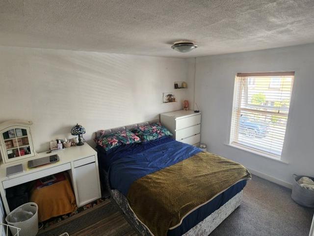 Room at Latimer Road, Bournemouth