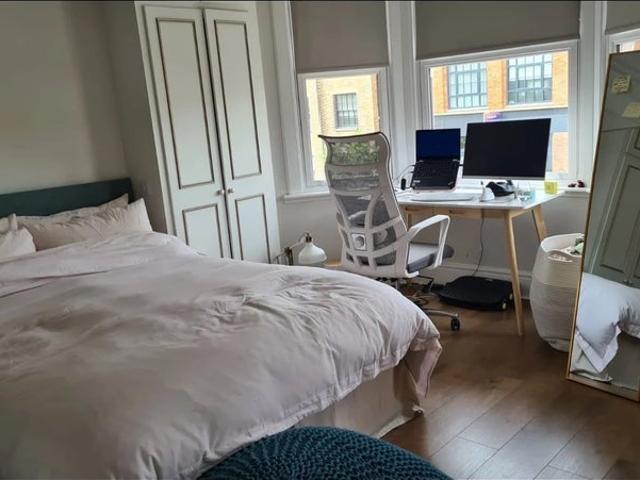 Room at Latimer Road, Greater London