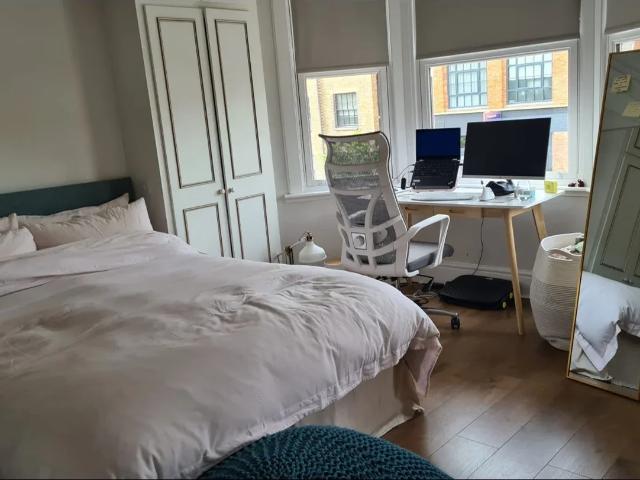 Room at Latimer Road, Greater London