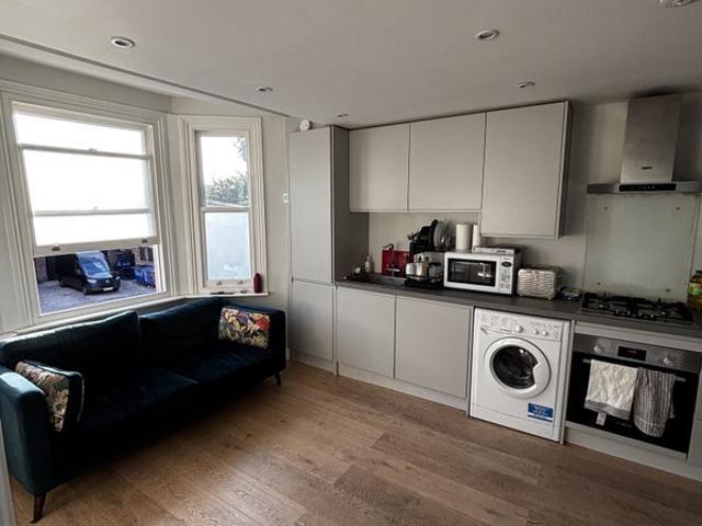 Room at Latimer Road, Greater London