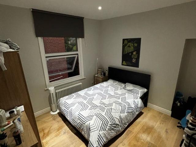 Room at Latimer Road, Greater London