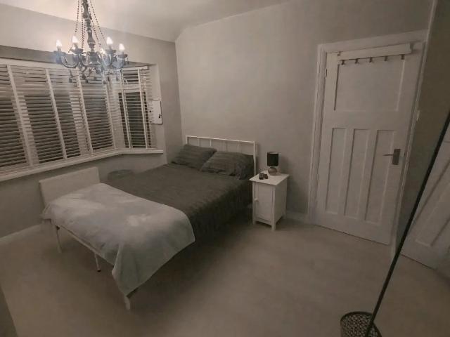 Room at Launceston Road, Greater London