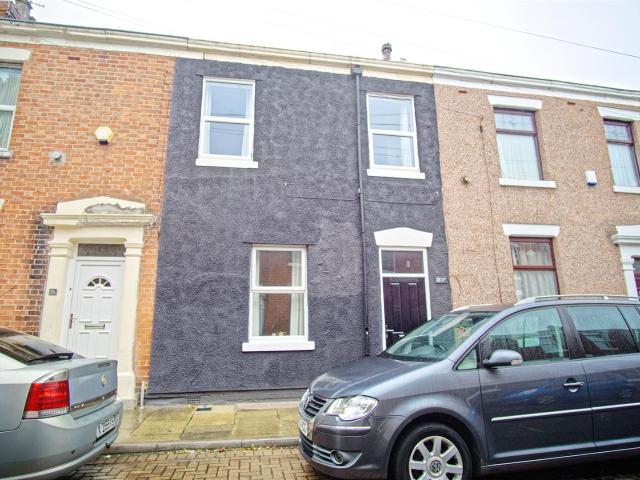 Room at Lauderdale Street, Preston
