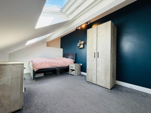 Room at Laurel Terrace, Leeds