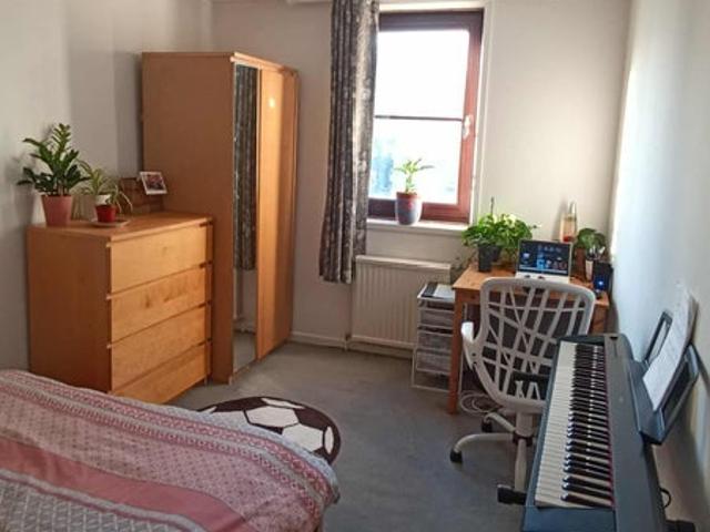 Room at Lauriston Place, City of Edinburgh