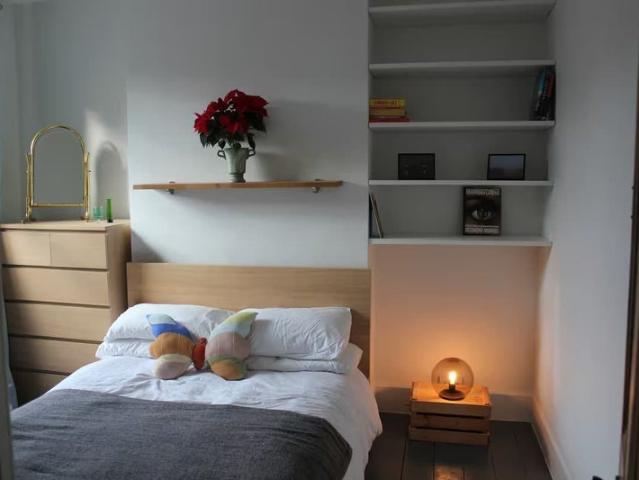 Room at Lausanne Road, Greater London