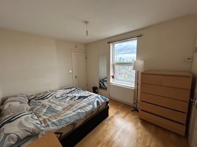 Room at Lavender Hill, Greater London