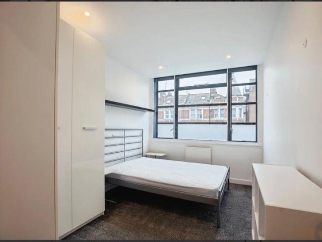 Room at Lavender Hill, Greater London