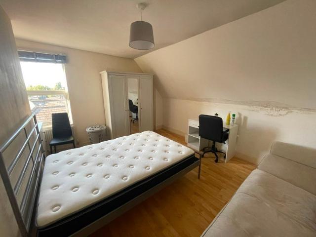 Room at Lavender Hill, Greater London