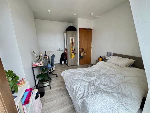 Room at Lavender Hill, Greater London