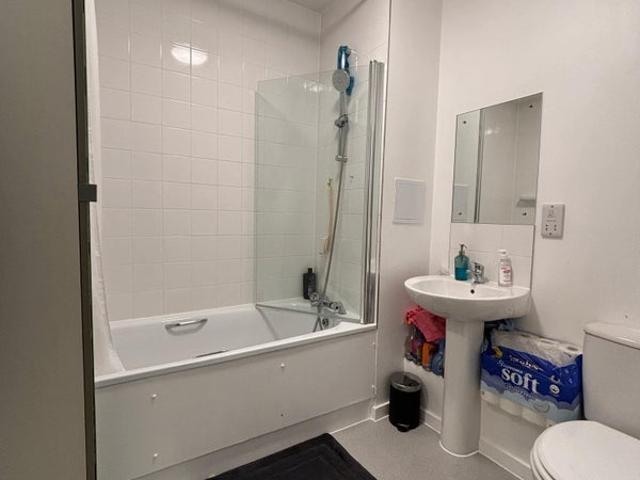 Room at Lavender Hill, Greater London
