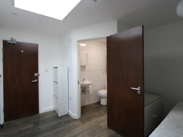 Room at Lavender Hill, Greater London