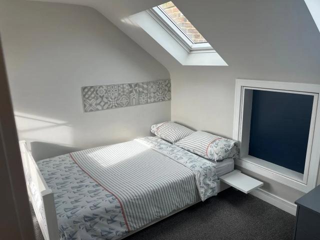 Room at Lavernock Road, Greater London