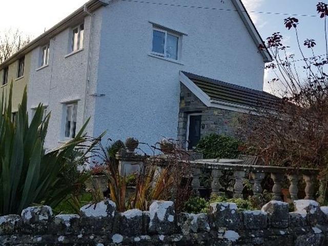 Room at Le Pouliguen Way, Llantwit Major