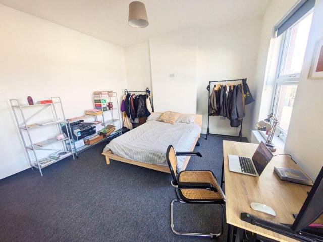 Room at Lea Bridge Road, Greater London