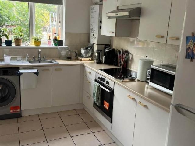 Room at Lea Bridge Road, Greater London
