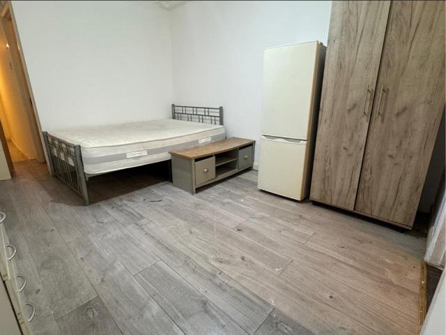 Room at Lea Bridge Road, Greater London