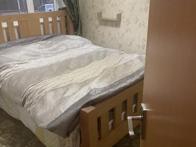 Room at Leander Road, Dudley