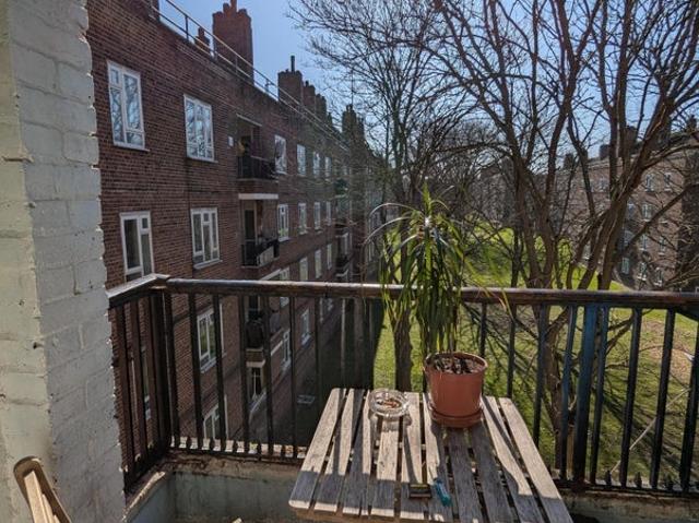 Room at Leander Road, Greater London