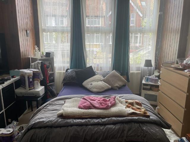 Room at Leander Road, Greater London