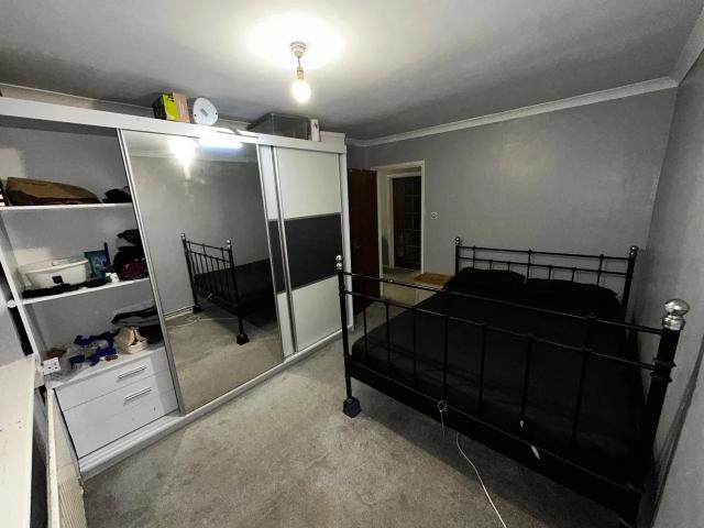 Room at Leagrave High Street, Luton
