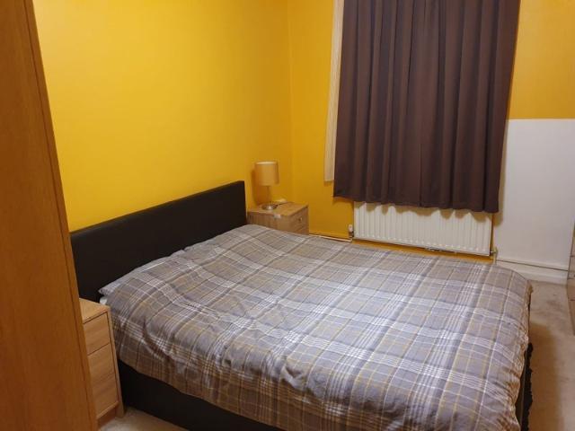 Room at Leatherhead Close, Greater London