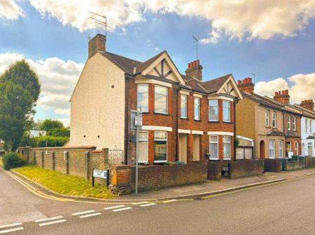 Room at Leavesden Road, Watford